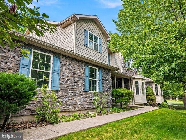 Pinewood Cir, Hazleton, Home For Sale