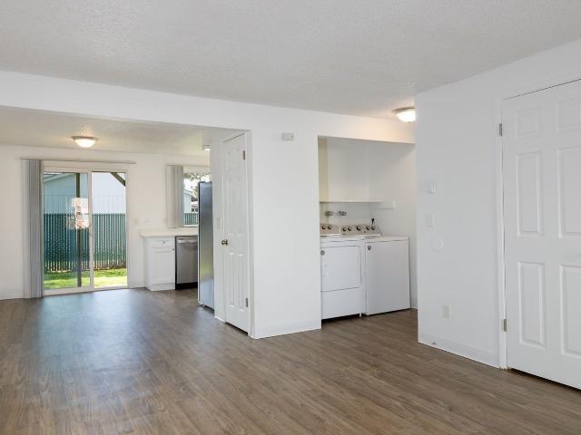 Pinewood Commons 1 Bedroom Apartment for Rent at 2710 Ne Division St, Gresham, OR 97030 Powell Valley