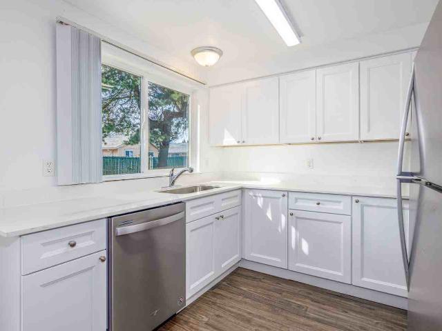 Pinewood Commons 1 Bedroom Apartment for Rent at 2710 Ne Division St, Gresham, OR 97030 Powell Valley
