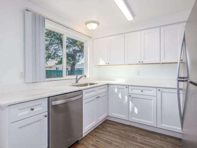 Pinewood Commons 1 Bedroom Apartment for Rent at 2710 Ne Division St, Gresham, OR 97030 Powell Valley