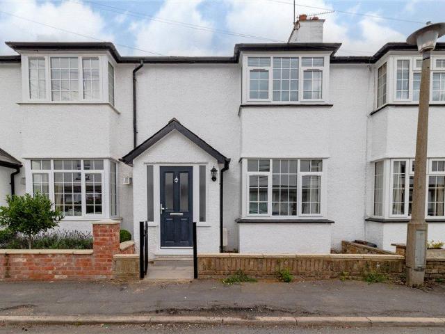 Pinewood Close, Gerrards Cross, SL9 2 bed terraced house to rent £2,300 pcm £531 pw