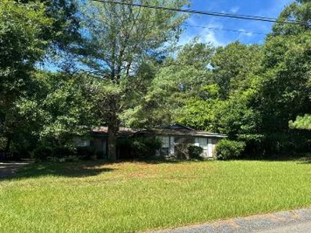 Pinewood Dr