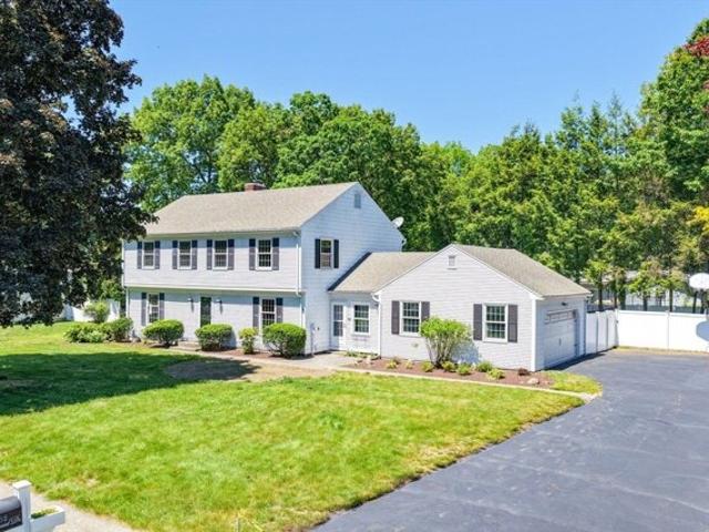 Pinewood Dr, Longmeadow, Home For Sale
