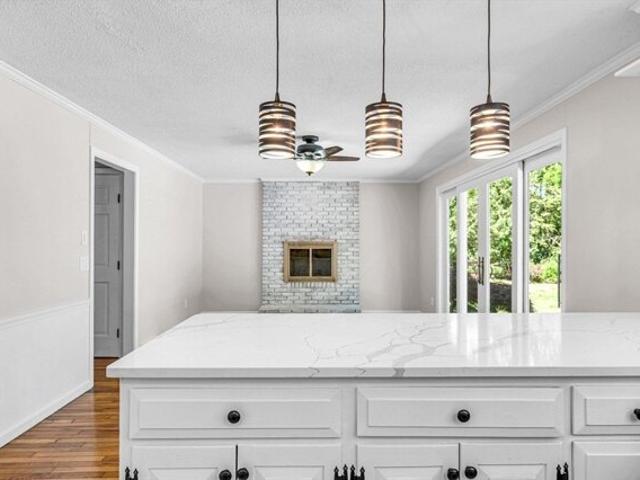 Pinewood Dr, Longmeadow, Home For Sale