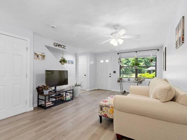Pinewood Dr, Smithfield, Condo For Sale