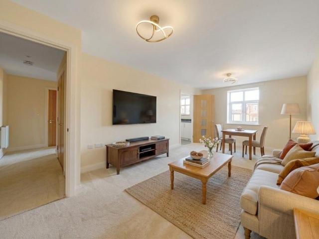 Pinewood Gardens Southborough. 1 bed retirement property to rent £2,225 pcm £513 pw