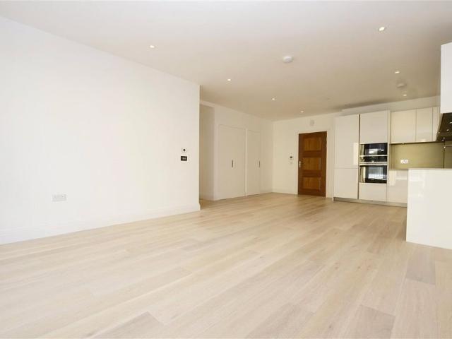Pinewood Gardens, Teddington, Middlesex, TW11