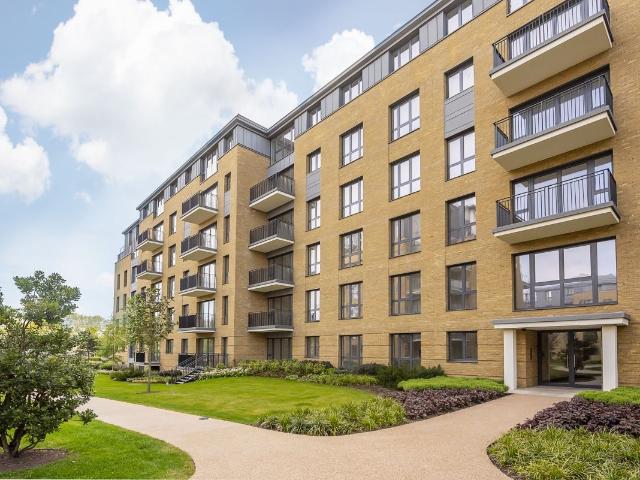 Pinewood Gardens, Teddington TW11, 2 bed flat to rent, £3,350 pcm | PrimeLocation