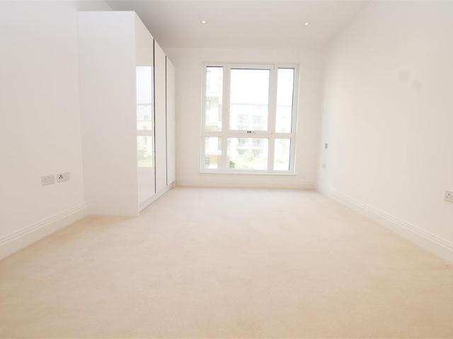 Pinewood Gardens, Teddington, TW11