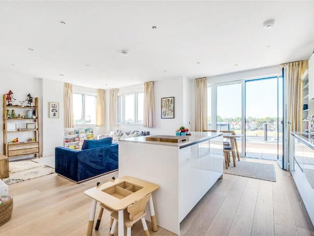 Pinewood Gardens, Teddington TW11, 3 bed flat to rent, £4,840 pcm | PrimeLocation
