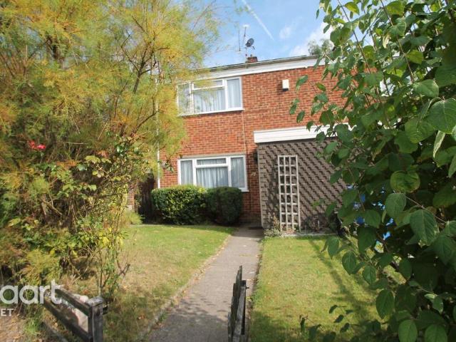 Pinewood Park, Hampshire 2 bed semi detached house to rent £1,375 pcm £317 pw
