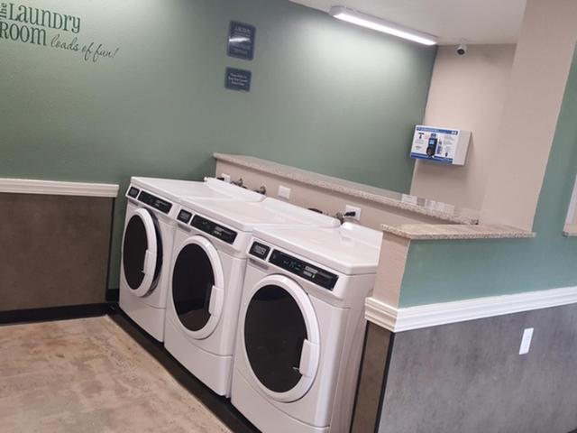 Pinewood Place 2 Bedroom Apartment for Rent at 5226 E Olive Ave, Fresno, CA 93727