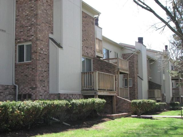 Pinetree Apartments 2 Bedroom Apartment for Rent at 1266 Lytle Lane, Dayton, OH 45409