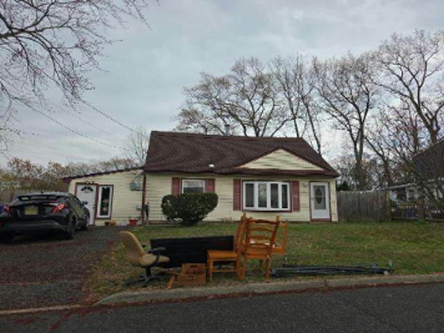 Pinetree Dr
