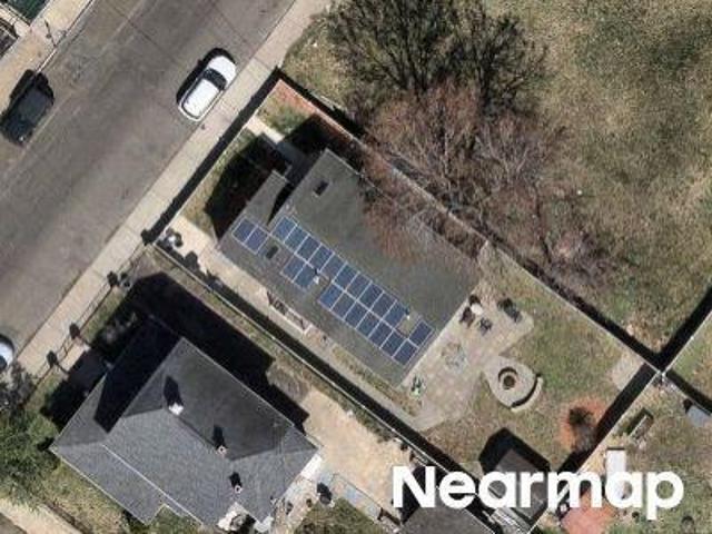 Pineview Ave