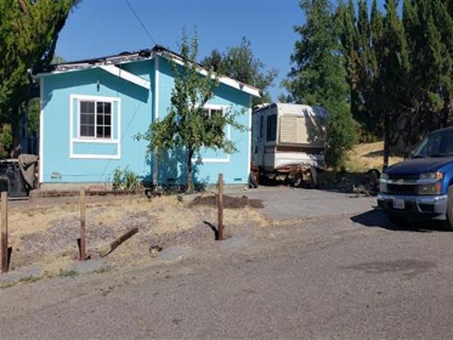 Pineview Dr