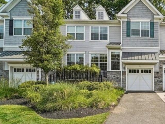 Pineview Dr, Waldwick, Condo For Sale
