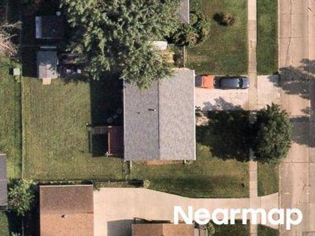 Pineview Dr NE