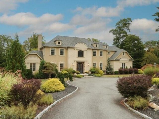Pineview Ln, Boonton Township, Home For Sale
