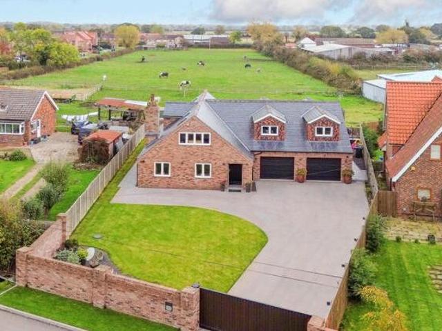 Pinfold Lane, Moss, 5 Bedroom Detached
