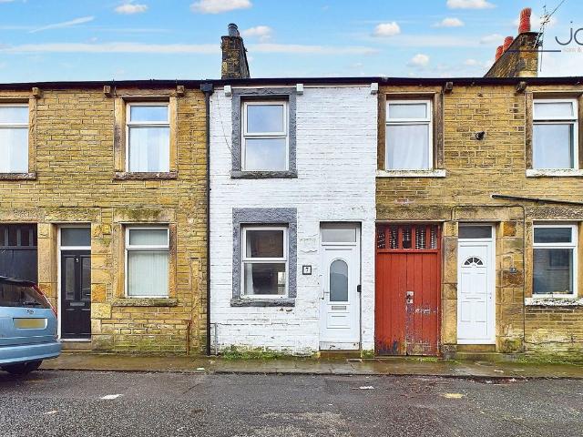 Pinfold Lane, Skerton | Two Bedroom Mid Terrace LA1, 2 bed terraced house to rent, £825 pcm | PrimeLocation