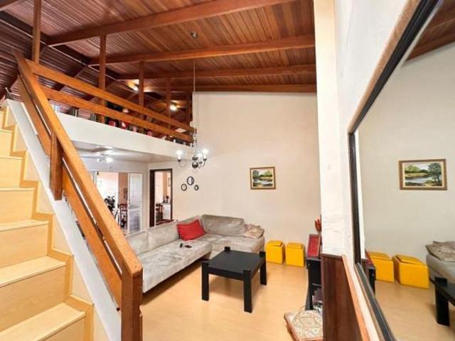 Pinhais Casa térrea em Pinhais com 3 quartos Terreno 12x30 Terreno em Pinhais, Casa térrea