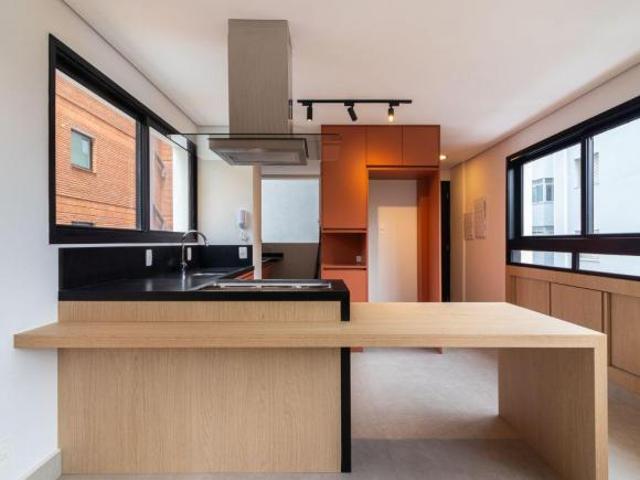 Pinheiros | 1 Dorm Suite | Mobiliado | Varanda | 1 Vaga | Próx. Metrô Vila Madalena