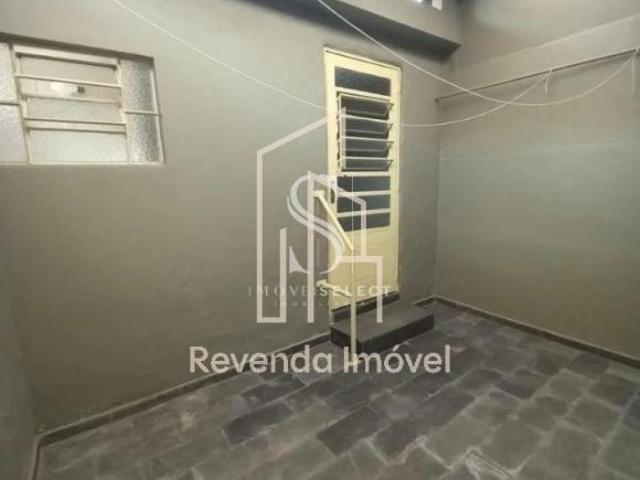 PINHEIROS CASA ASSOBRADADA DE 56m² COM 2 QUARTOS, QUINTAL, 1 BANHEIRO E NÃO POSSUI VAGA Á VENDA