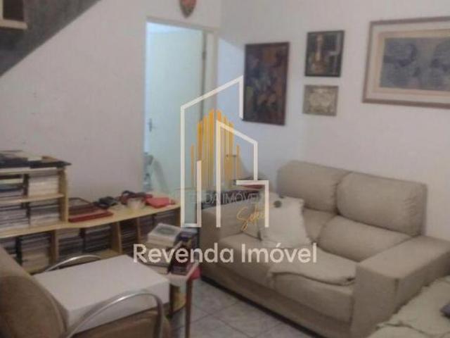 PINHEIROS CASA DE 72m² COM 3 QUARTOS, QUINTAL, 1 BANHEIRO E 1 VAGA