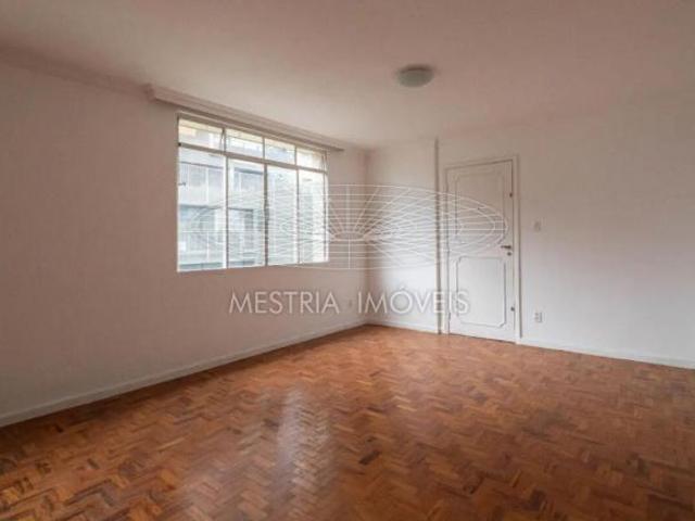 Pinheiros | Apto com 147 m² | Planta original | Ideal para ser modernizado!