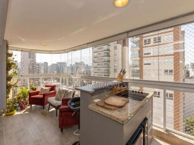 Pinheiros | Apto impecável | Com 120 m² | 3 vagas | A localização é o grande diferencial