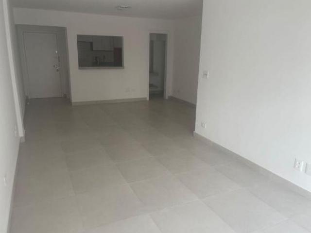 Pinheiros apartamento todo reformado vende ou aluga!