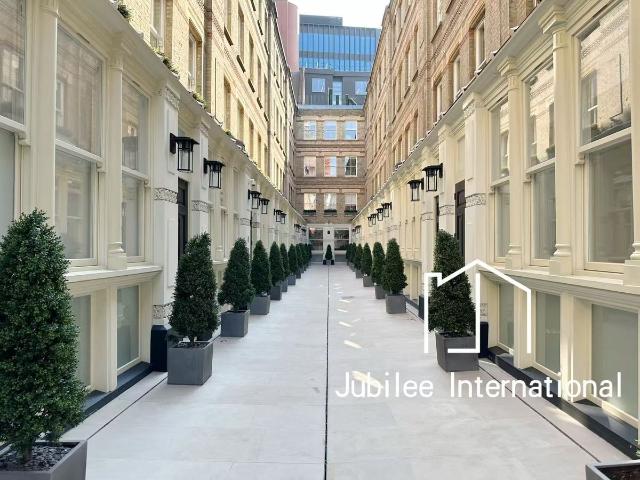 Pink Mews, Dyers Buildings, London EC1N, 2 bed flat to rent, £4,333 pcm | PrimeLocation