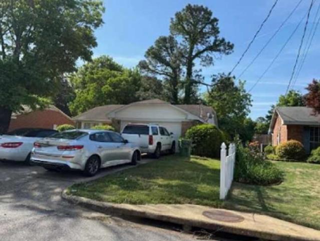 Pinkston St