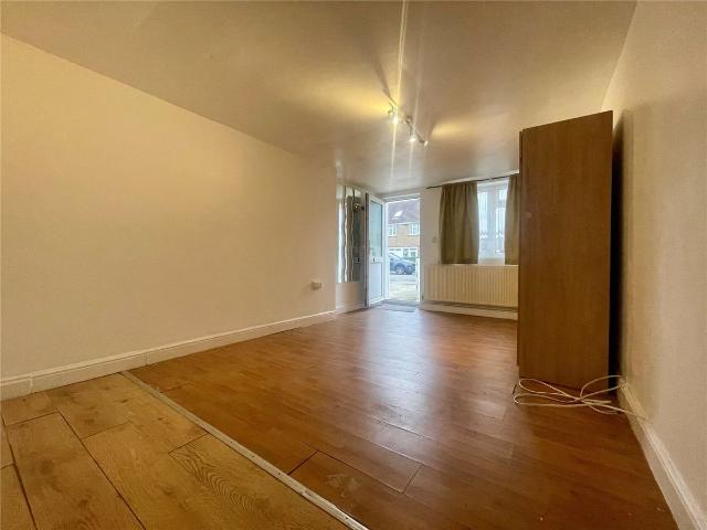 Pinkwell Lane, Middlesex UB3, Studio to rent, £1,000 pcm | PrimeLocation