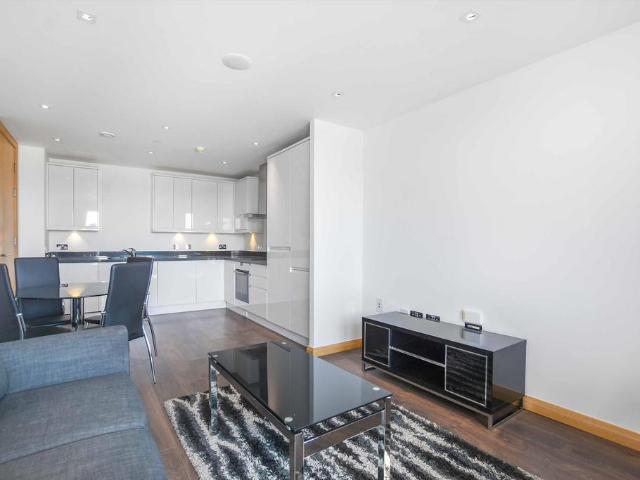 Pinnacle Tower, Fulton Road, Wembley. 1 bed flat to rent £1,925 pcm £444 pw