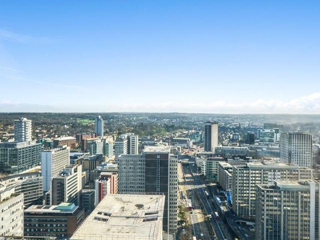 Pinnacle Apartments, Saffron Central Square, Croydon CR0, 2 bed flat to rent, £1,950 pcm | PrimeLocation
