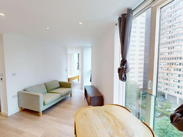 Pinnacle Apartments, Saffron Central Square, Croydon CR0, Studio to rent, £1,300 pcm | PrimeLocation