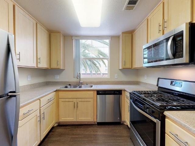 Pinnacle at Fullerton 2 Bedroom Apartment for Rent at 229 E Commonwealth Ave, Fullerton, CA 92832 Downtown Fullerton