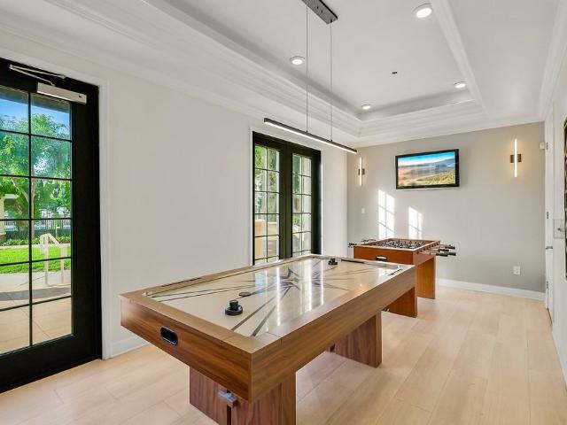 Pinnacle at MacArthur Place 1 Bedroom Apartment for Rent at 31 E Macarthur Cres, Santa Ana, CA 92707 MacArthur Place Hutton Centre
