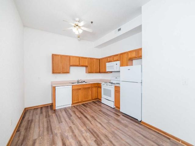 Pinnacle Heights 1 Bedroom Apartment for Rent at 100 Pinnacle Height Dr, Morgantown, WV 26505 Suncrest