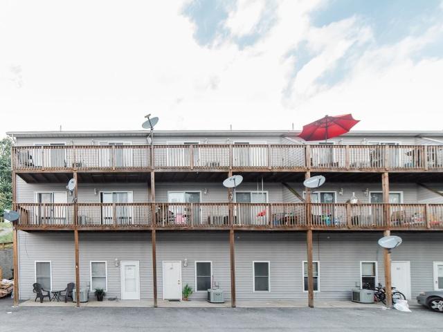 Pinnacle Heights 2 Bedroom Apartment for Rent at 100 Pinnacle Height Dr, Morgantown, WV 26505 Suncrest