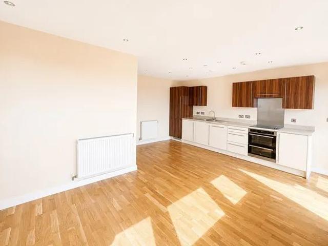 Pinnacle House, Enfield, EN1, Property for rent