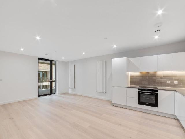 Pinnacle House, Royal Wharf, London E16, 1 bed flat to rent, £2,100 pcm | PrimeLocation