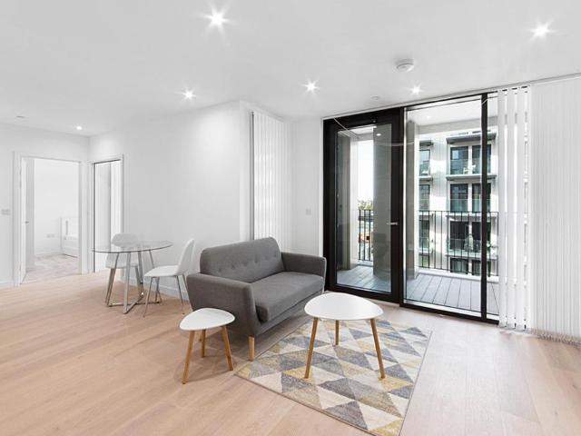 Pinnacle House, Royal Wharf, London E16, 2 bed flat to rent, £2,400 pcm | PrimeLocation