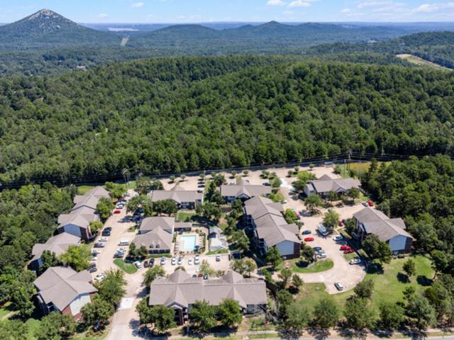 Pinnacle Ridge Apartments 2 Bedroom Apartment for Rent at 24800 Chenal Pkwy, Little Rock, AR 72223