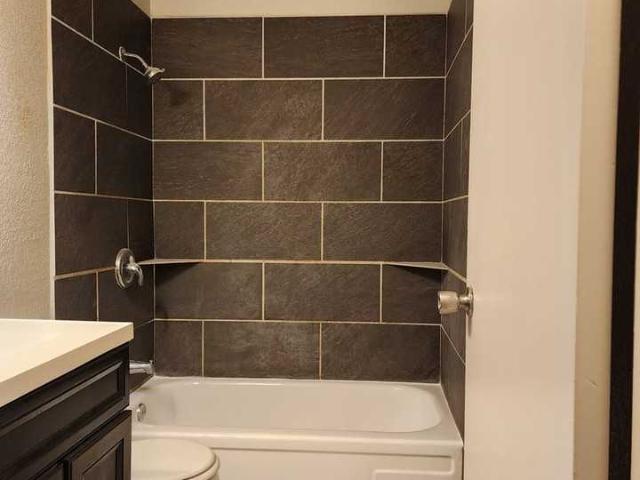 Pinnacle Rock Residences 2 Bedroom Apartment for Rent at 1100 Fair Park Blvd, Little Rock, AR 72204 Oak Forest