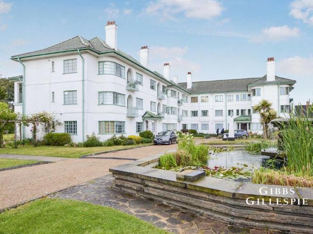 Pinner Court, Pinner, HA5 2 bed flat to rent £1,700 pcm £392 pw