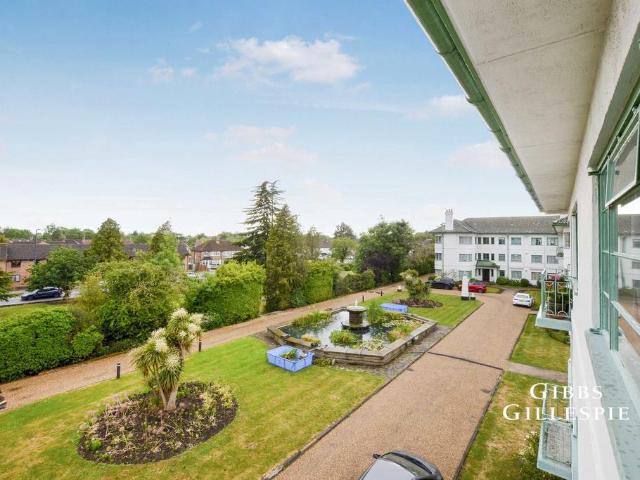 Pinner Court, Pinner, HA5 2 bed flat to rent £1,700 pcm £392 pw