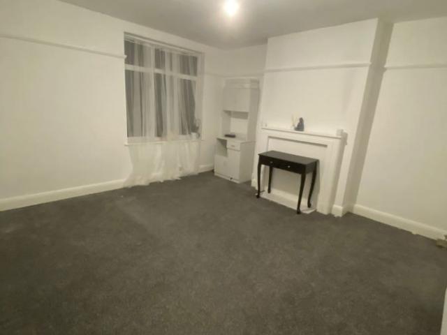 Pinner HA5, Room to rent, £1,000 pcm | PrimeLocation